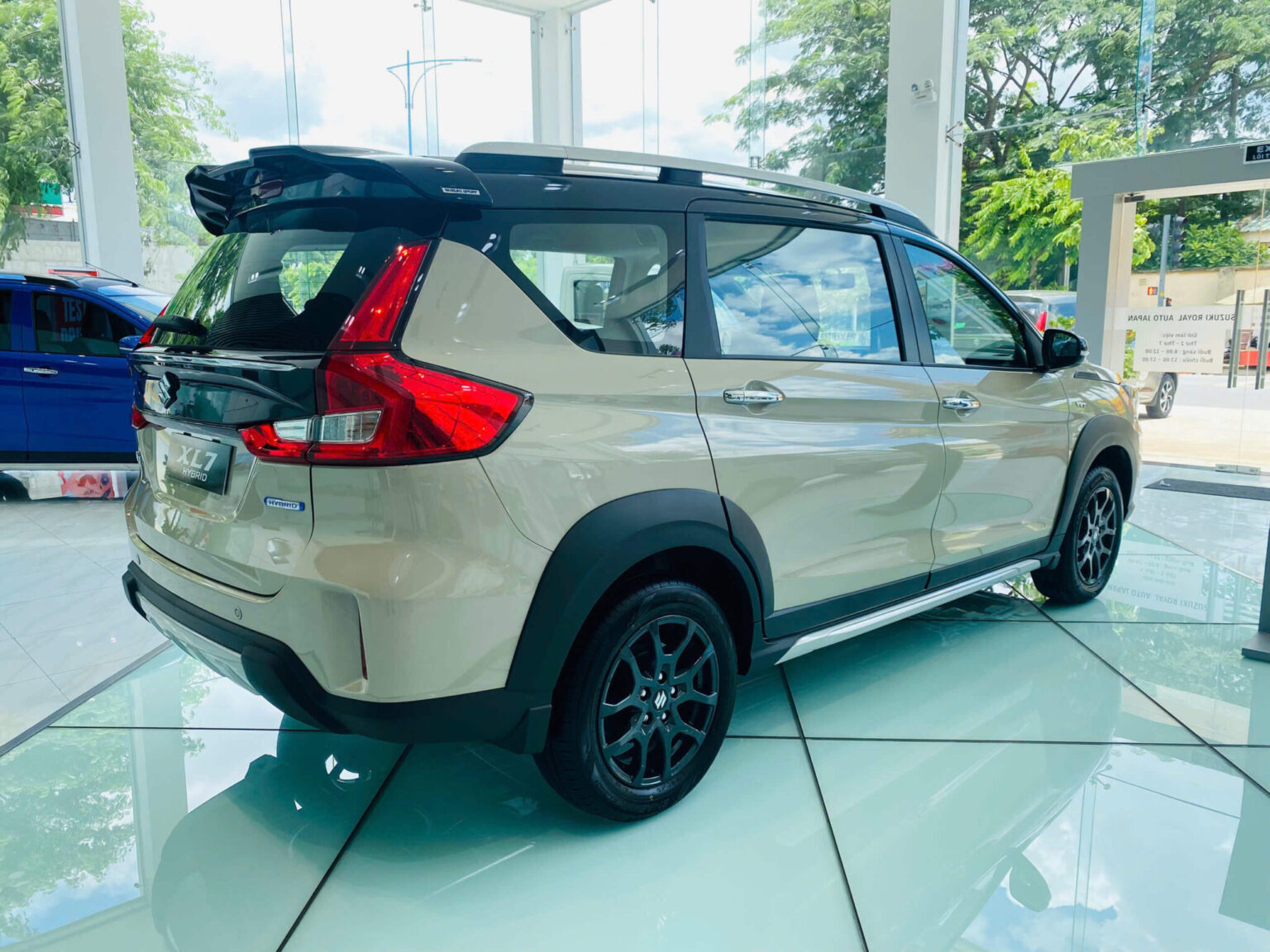 Suzuki XL7 Hybrid 2025: Giá Xe, Giá Lăn Bánh Và Thông Số